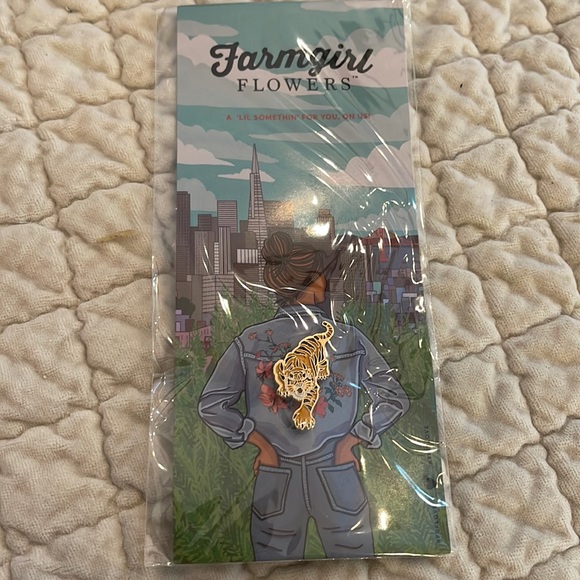 Accessories | Nwt Tiger Pin | Poshmark